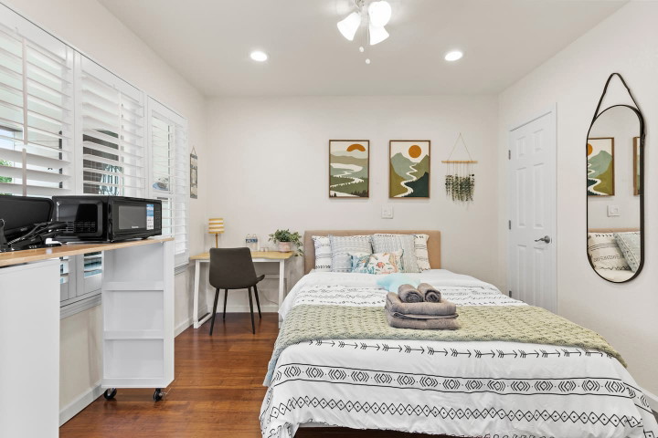 Jane's Home (Sn) | Suite With Bath & Kitchenette + Ac - San Jose, CA