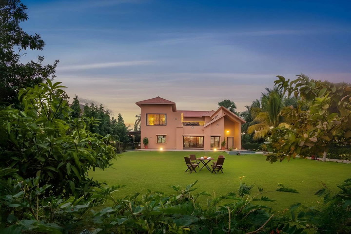 Simply Beige -Luxurious Villa With Jacuzzi - Kalkutta