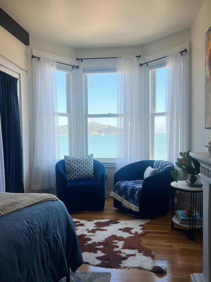 Steps From The Bay! Studio + Balcony - Tiburon