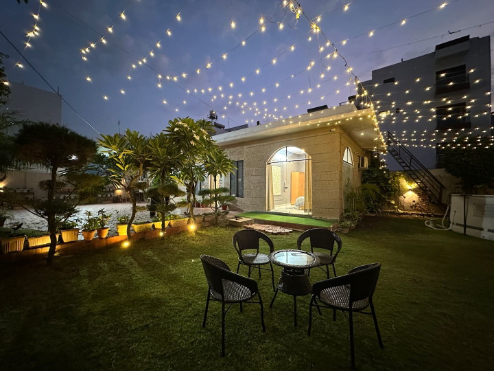 Appartement De 2&nbsp;Chambres Entièrement Meublé Avec Jardin&nbsp;|&nbsp;Au Cœur De La Ville - Indore