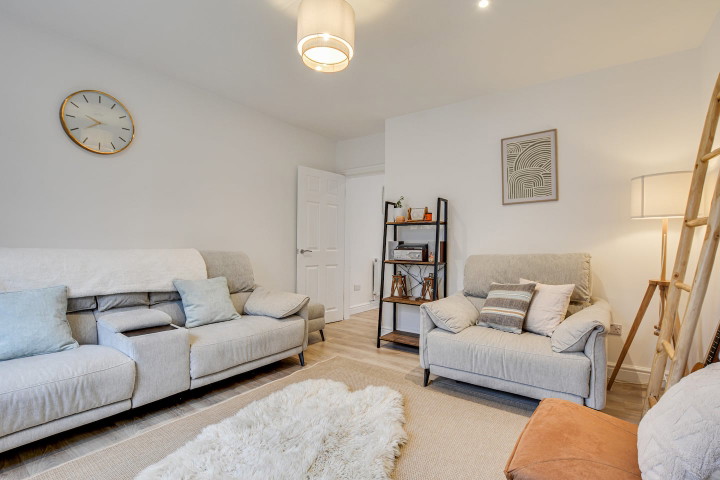 Warm & Cosy, Pet-friendly Home - Bolton