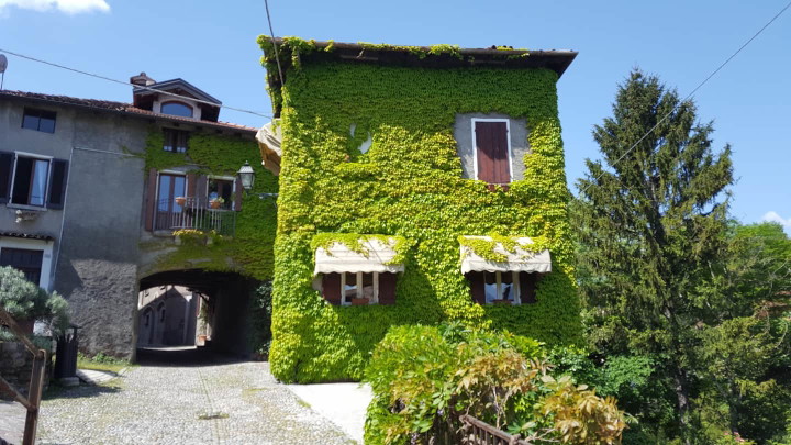 La Maison Du Lierre Dans Le Chateau - Menaggio