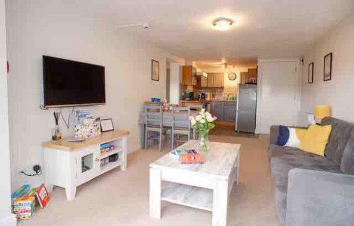 Ground Floor Apartment With Parking In Town Centre - Lancashire