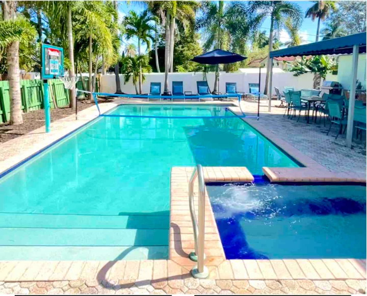 Stunning Luxury 5 Bed Big 50x25 Poolhot Jet Spa ! - Hollywood, FL