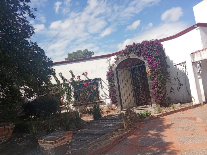 Hermosa Y Amplia Casa Colonial - Querétaro