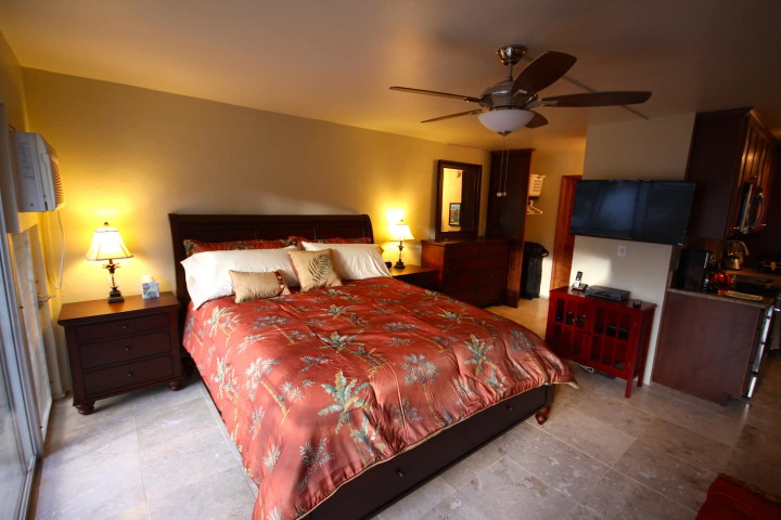 Remodeled Studio With Ac, 300 Feet From The Ocean - Kauai, HI