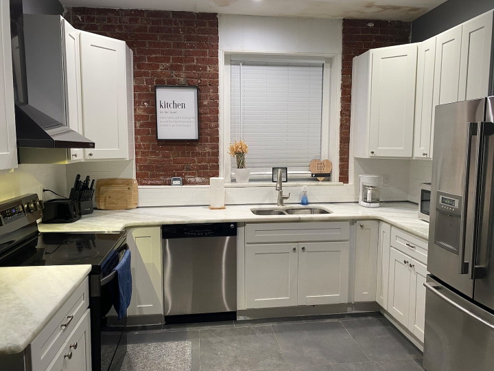 Entire 2 Bed Apartment - Allentown, PA
