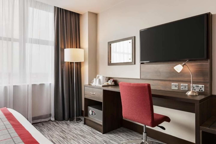 Ramada East Kilbride | Double Room | Relaxing - East Kilbride