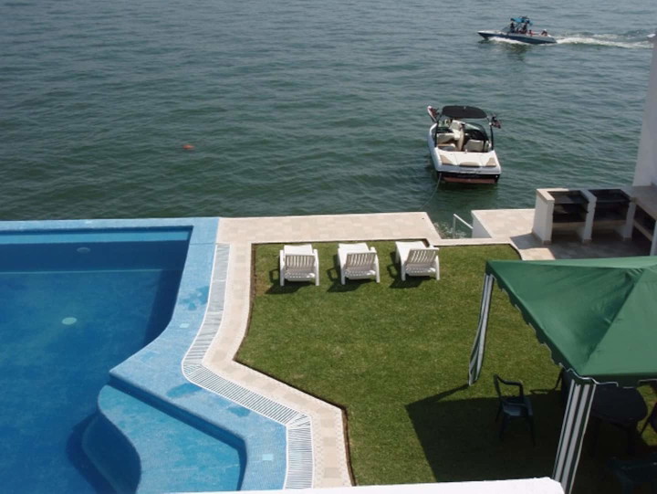 Lujosa Casa En El Lago De Tequesquitengo Hasta 21p - Tequesquitengo
