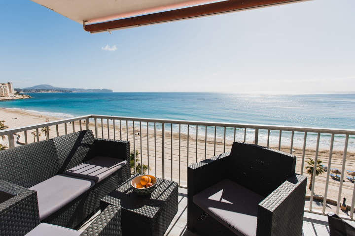 Front Line Beach Location With Stunning Ocean View - Costa Blanca