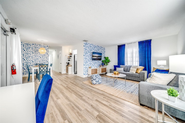 Beautiful Family Friendly Condo Palm Wave Stays - Margate, FL