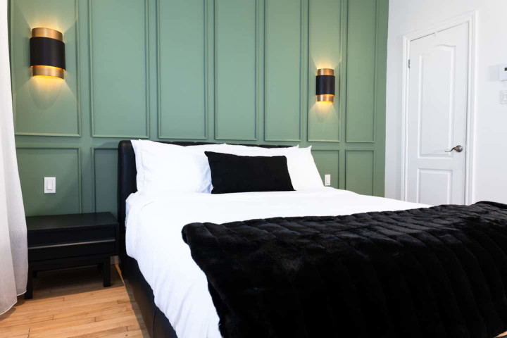 #11 - Upscale Studio - St-denis - Ac - Tv - Montreal