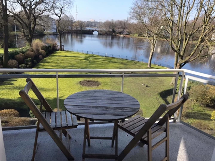 Traumlage Und Wasserblick Direkt An Der Alster - Hamburg
