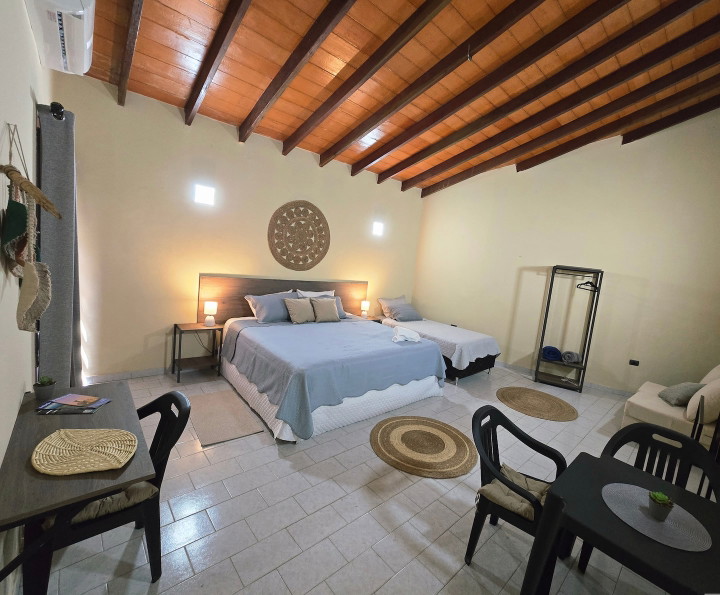Entire House | 4 Bedrooms | Up To 9 People - Paraguay