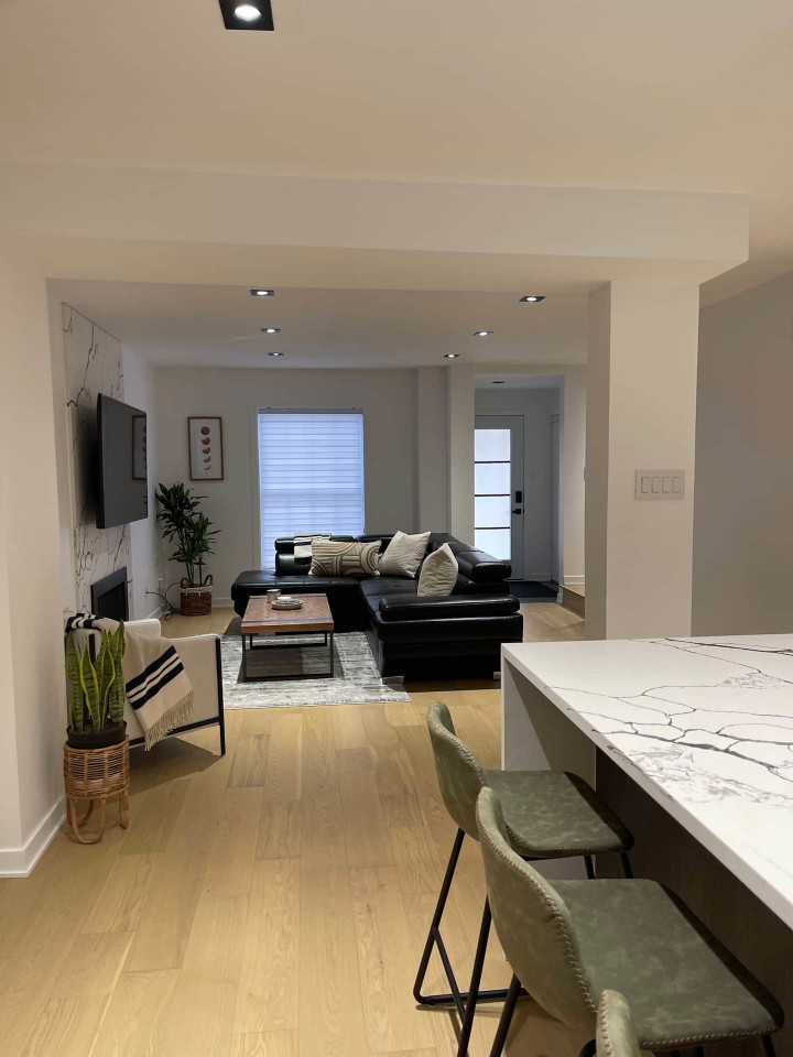 Luxury Modern Home For 10+ With Hot Tub! - Ottawa