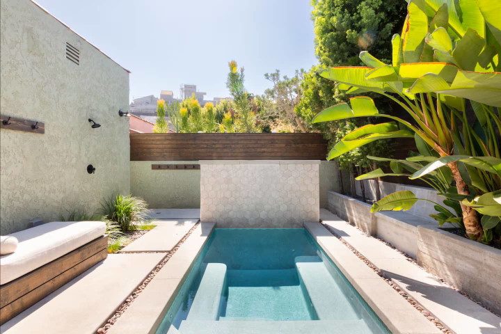 La Center With Your Own Private Hot Tub / Spool - Hollywood, CA