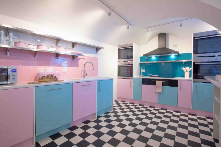 Insta Perfect Somerset Kitchen Disco Property! - Bridgwater
