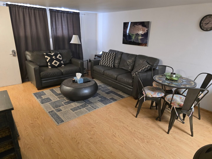 Downtowner Bottom Floor 2 Bedroom Apartment - Fairbanks, AK