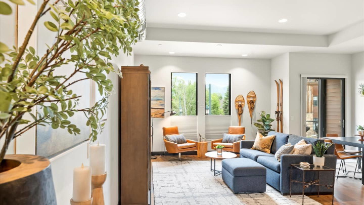 The Meadowlark Loft: Cozy Modern Retreat - モンタナ州