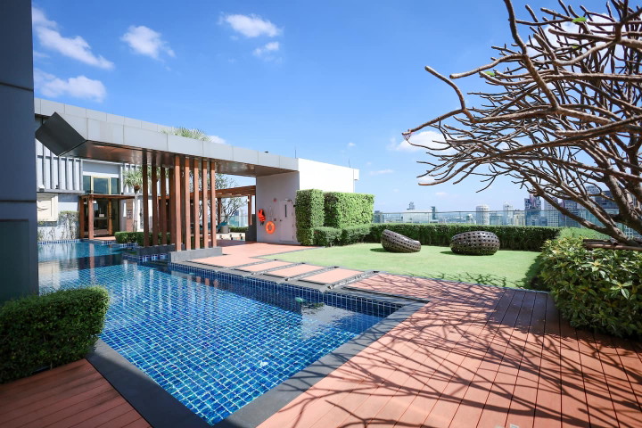 Super Spacious Luxury 1bd 5-min Walk Phromphongbts - Bangkok
