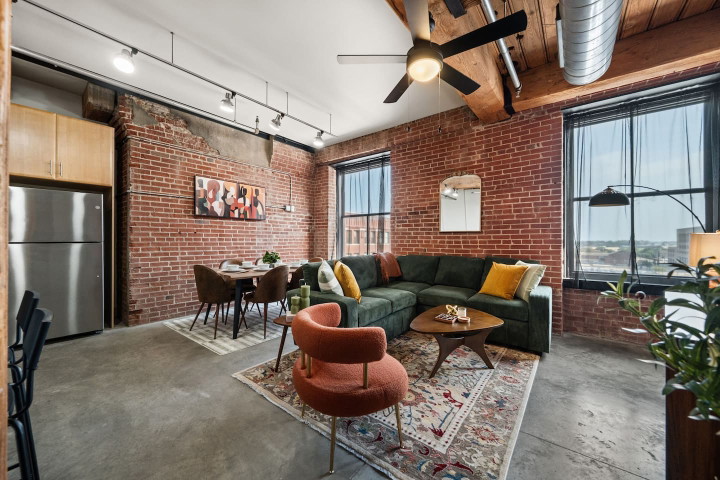 Loft Near Arches | Free Parking | Rt Patio | Gym - St. Louis, MO