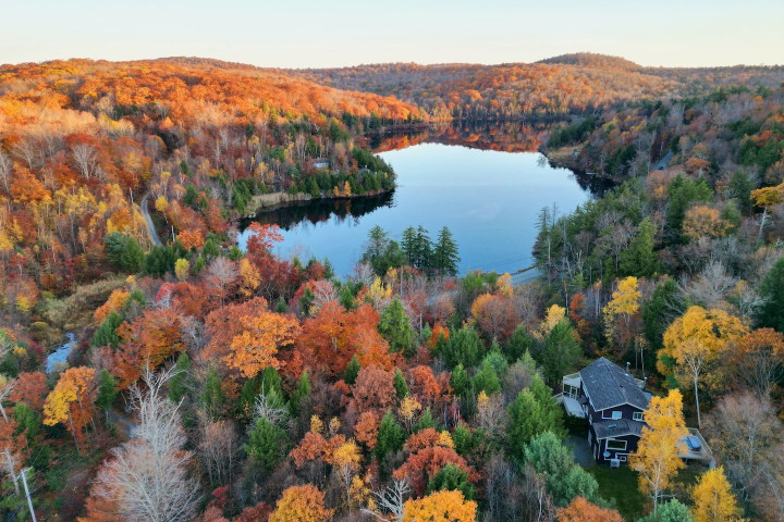Lakefront Otis Home W/ Stunning Views & Boats! - Monterey, MA