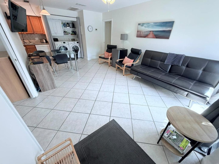 Wpb Resort Condo: Pool, Hot Tub, Gym & Family Fun! - West Palm Beach, FL