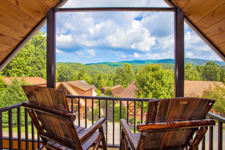 2 Bed And 2 Bath Log Cabin Located In The Highly Sought After White Oak Resort - Tennessee