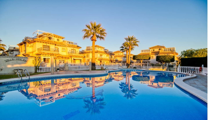Er-207 Townhouse With Private Jacuzzi & Bbq Area - La Zenia
