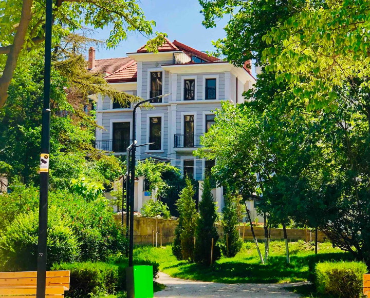 Villa Garden - Georgia