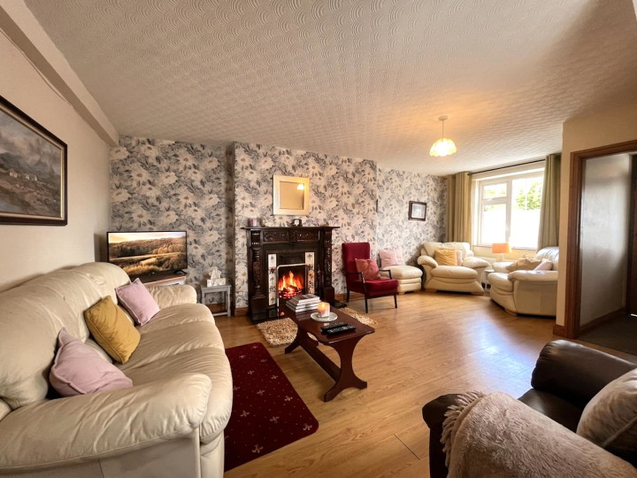Spacious Irish Home Minutes From The Waterside - Westport