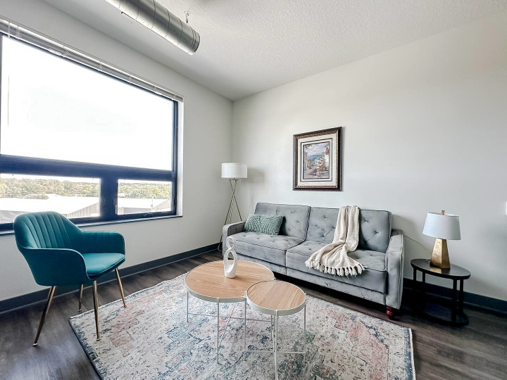 Sleepover | Marvelous 1bd/1ba - Monks - West Des Moines, IA