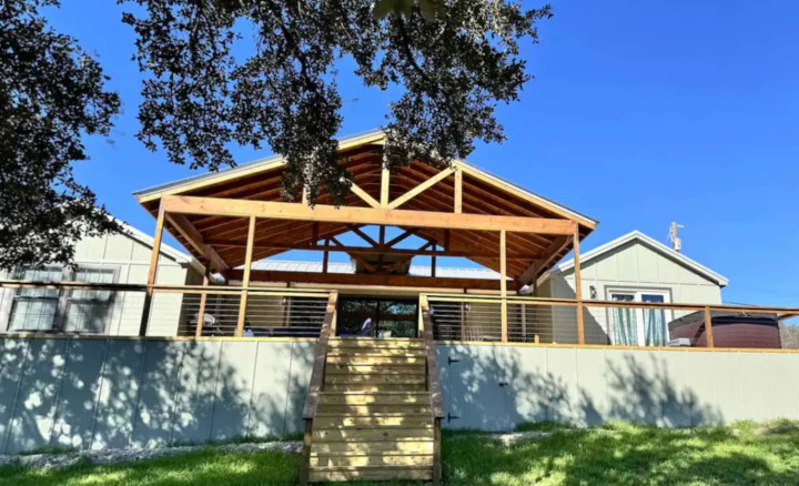 Private Lake House| Hot Tub| Large Deck|large Yard - Lake Brownwood, TX