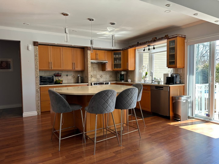 Montreal Stunning Home 3 Bedrooms, 3 Bath & Pool - Dorval