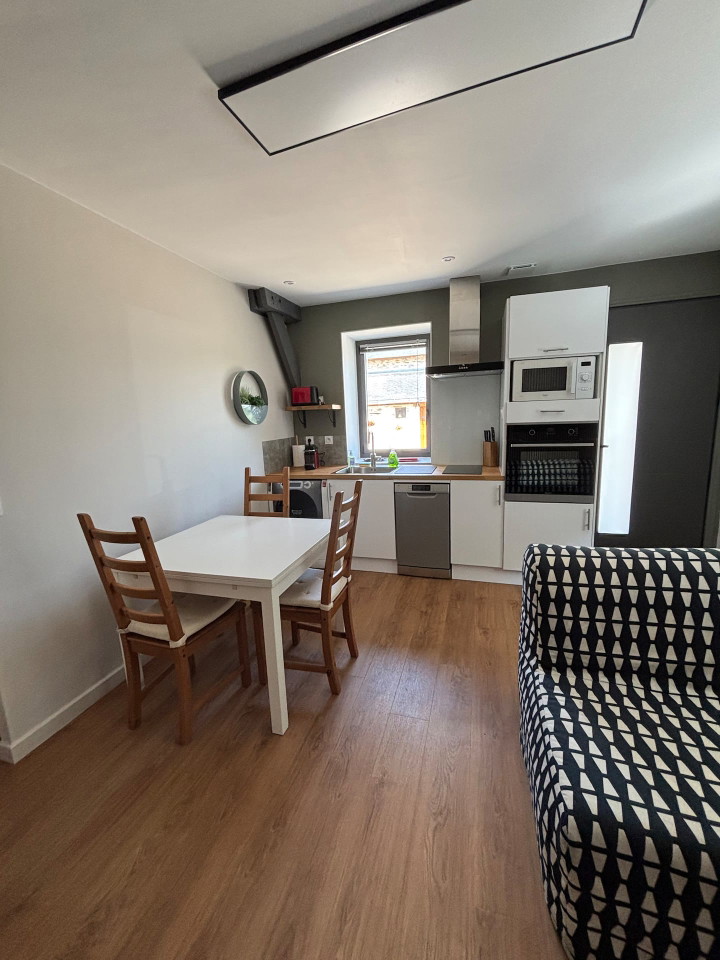 Petite Maison Privée 33m2 Beaucouzé Avec Etang - Beaucouzé