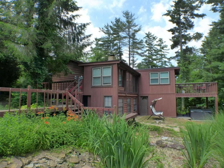 Hocking Hills Cottage With Beautiful Pond - Ohio