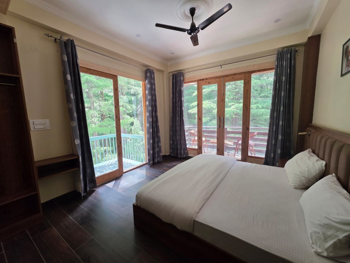 The Reset House | Skyline Corner (203) - Kasol