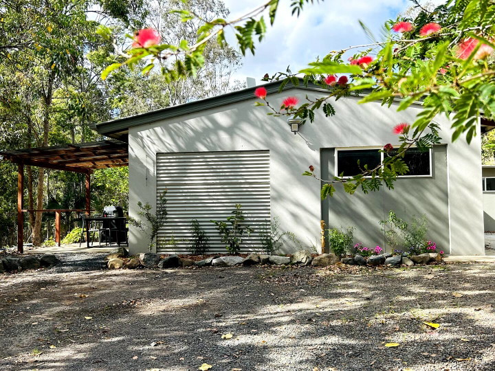 Hinterland Hanger - Sunshine Coast