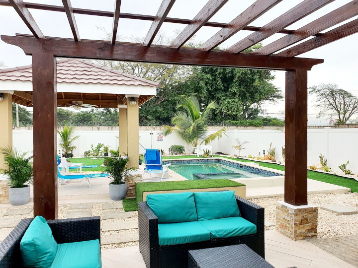 Hidden Gems    Vacation Home - Jamaica