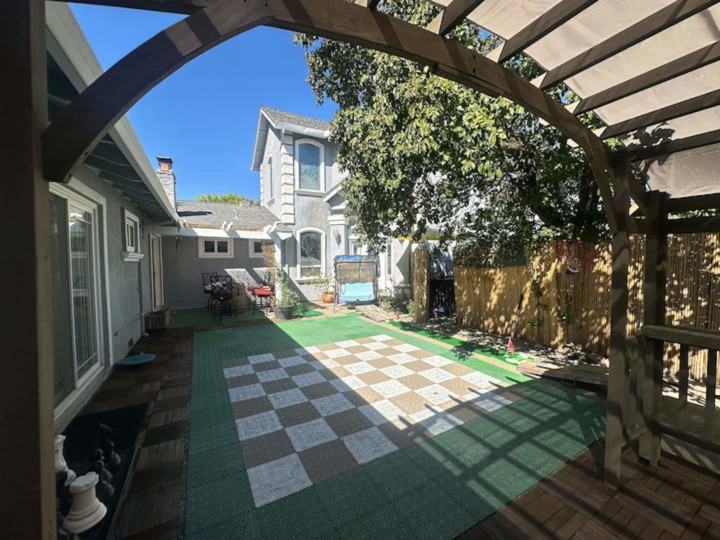 Spacious, Quiet Resort Style Home - Roseville, CA