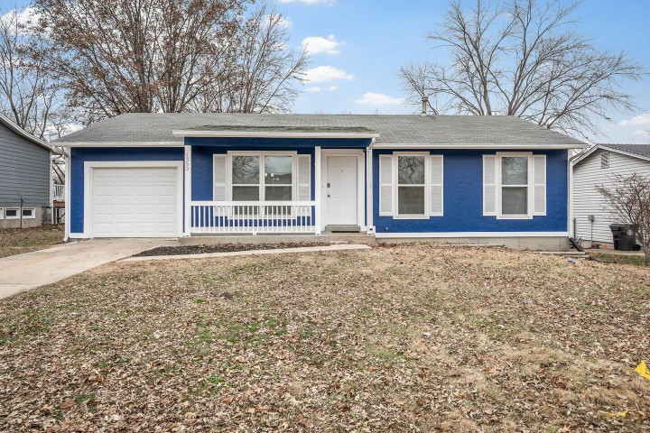 Blair's O'fallon Blue Bliss 3 Bed 1 Bath Game Room - O'Fallon, MO