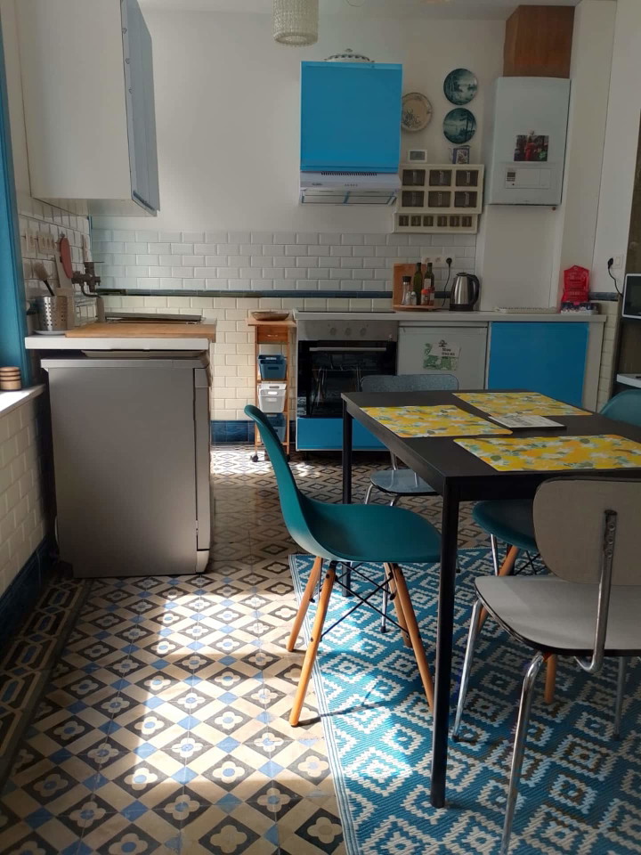 2 Bedrooms   2 Bathrooms  Central Mons Quiet - Mons