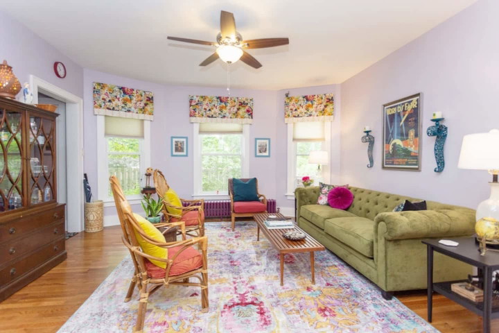 The 8th Street Art House. Relax And Be Inspired! - Michigan City, IN