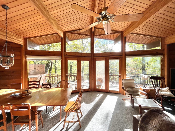 The Mountain House - Berkeley Springs, WV