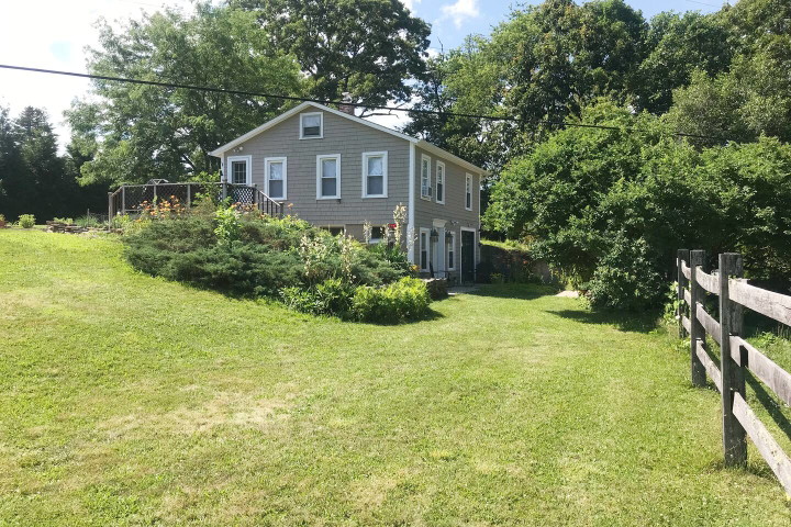 Little Farmhouse Cottage - Country Near The Coast - Rhode Island