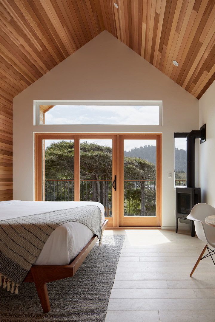 Arch Cape Loft, 3a - King Studio, Lofted Ceiling - Cannon Beach, OR