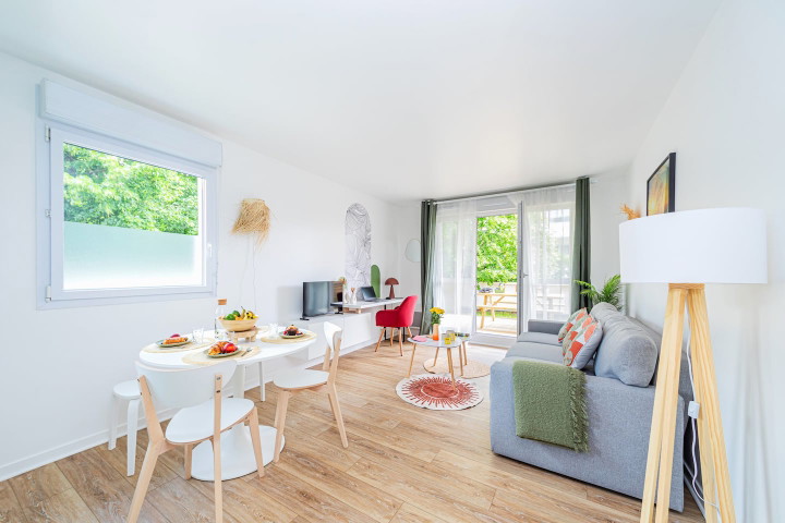 Terrace, Parking Rer/tgv 2 Minutes Away 30 Minutes To Paris - Châtenay-Malabry