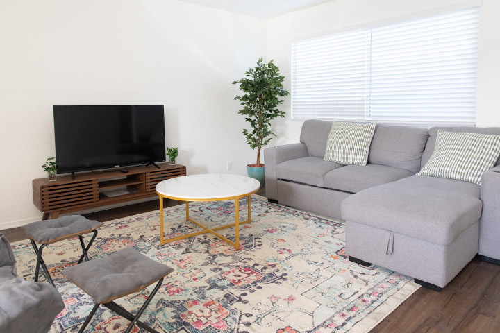 (Iv) 2br/2ba Condo Near Dt Alhambra + Ev Charger - Alhambra, CA