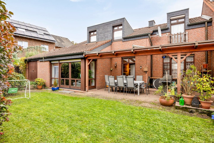 Familyhouse - Quite House With Garden Near Cologne - Colonia