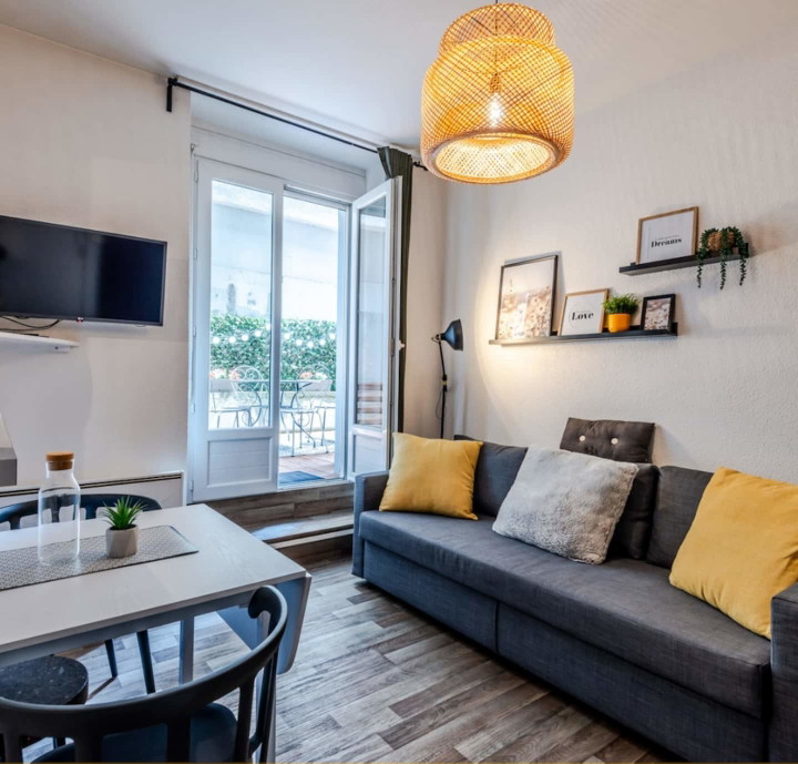 2-room Apartment City Center, 150 M From The Lake, Parking/thermal Baths - Évian-les-Bains
